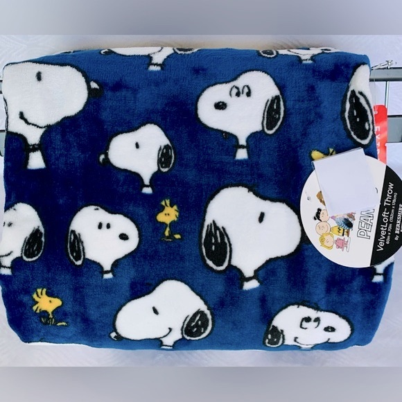 Peanuts | Bedding | Peanuts Snoopy And Woodstock Throw Blanket | Poshmark
